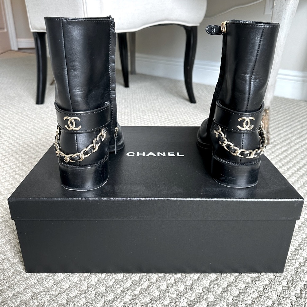 Chanel Black Calfskin And Chain Detail Boots. Size 36… - Gem